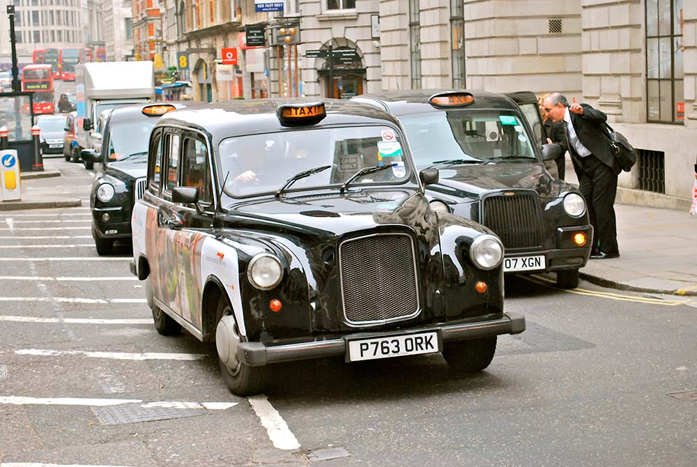 Essential Tips for PCO Drivers in London - Pearl Assistance